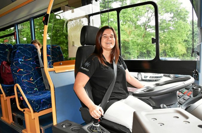 Héléna Caron, conductrice chez Rolland-bus et cars - Rolland-Le Guyader ...